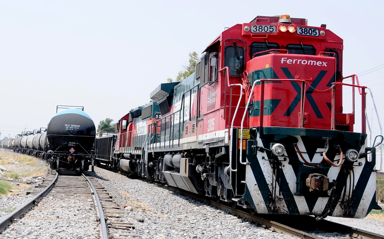 AMLO anuncia decreto para regresar concesiones de trenes de carga a pasajeros - Canal 7 SLP - 2023