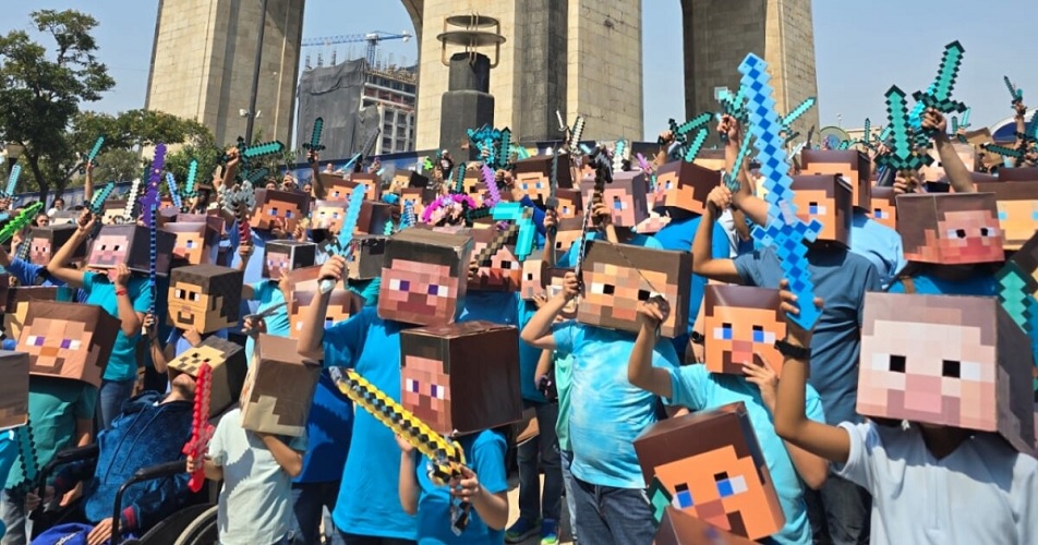 #Viral CDMX rompe récord Guinness con 794 personas disfrazadas de Steve ...